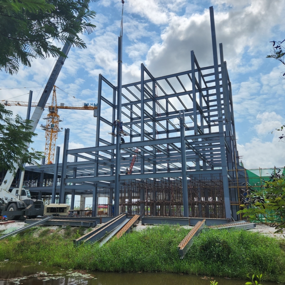 Professional Structural Steel Fabricators for Factory Buildings